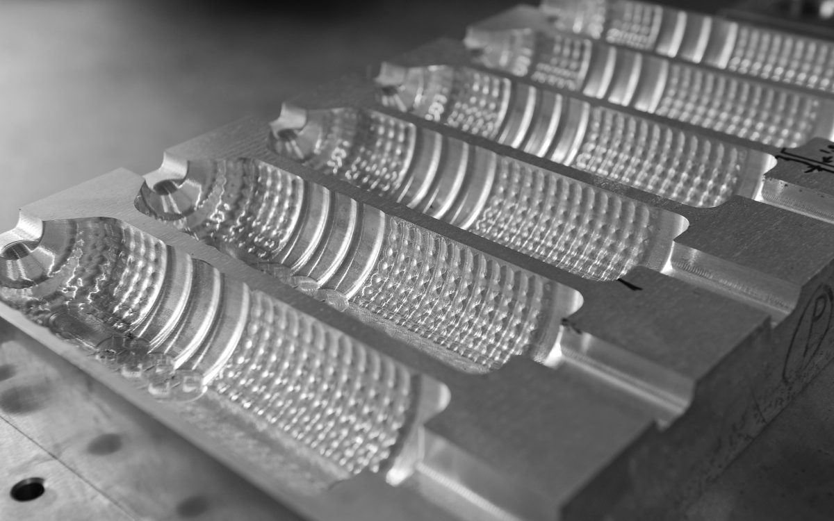 Surface finishing: Sandblasting improves mold quality – Sandblasting ...